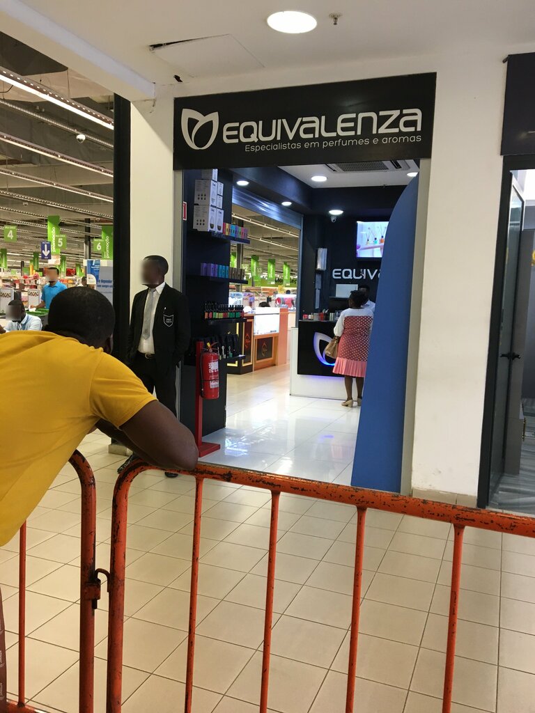 Kozmetik ve parfümeri mağazaları Equivalenza Angola, Loanda, foto