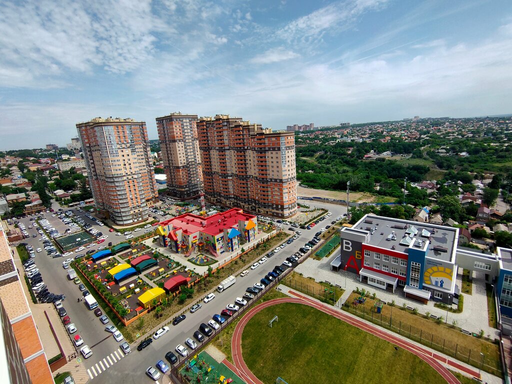 Yeni yerleşim alanlarındaki daireler Konstantin Kos, Rostov‑na‑Donu, foto