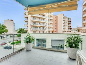 Sanders Old Port - Precious 1-bdr Apt w Balcony (Central Macedonia, Thessaloniki, Thessaloniki Station), otel  Selanik'ten (Thessaloniki'den)