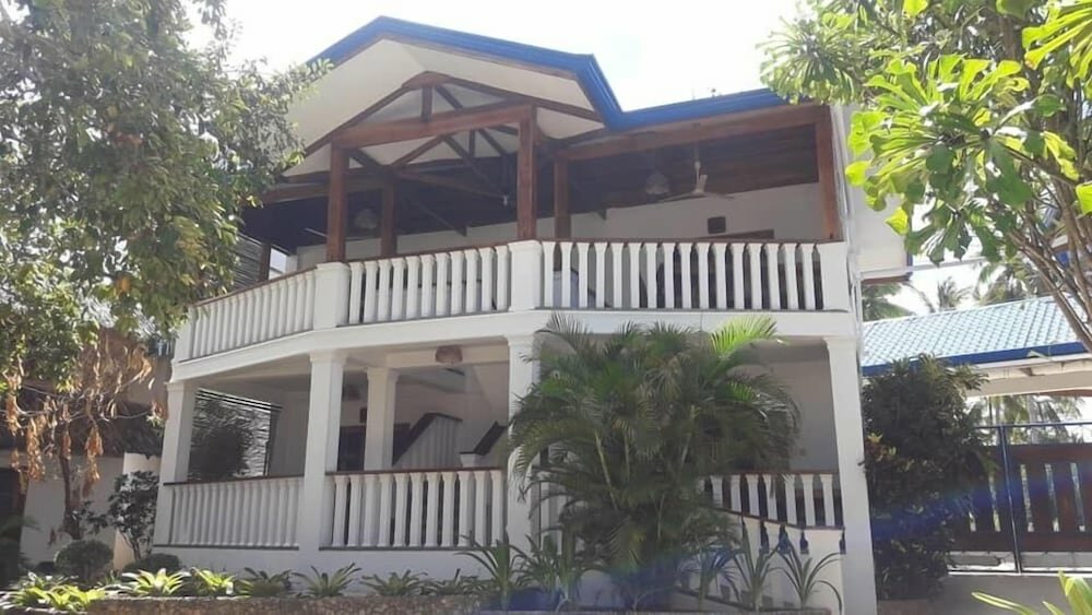 Otel Rainbow Bay Beach and Dive Resort, , foto