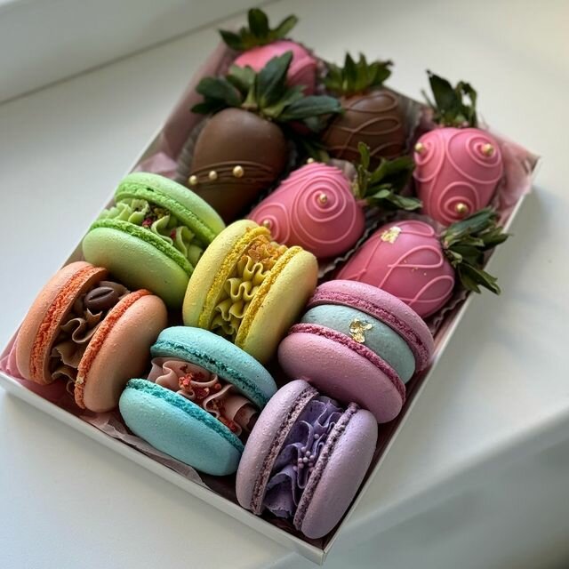 Pasta, şekerleme ve tatlı Macarons Atyrau, Atırav, foto