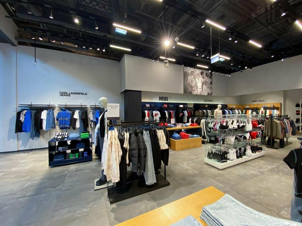 Giyim mağazası Calvin Klein Jeans, Kotelniki, foto