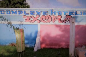 Hôtel Ixora Divo (Divo), otel  Divo'dan