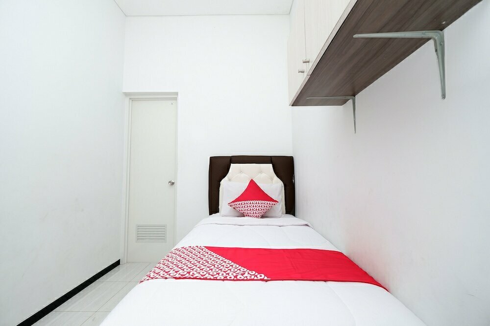 Otel Sunshine Hostel by Oyo Rooms, Semarang, foto