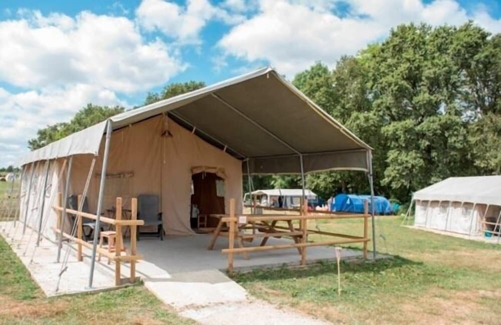 Otel Camping Parc de la Brenne, , foto