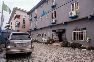 Exquisite Suites & Conference (Lagos), otel  Lagos'tan