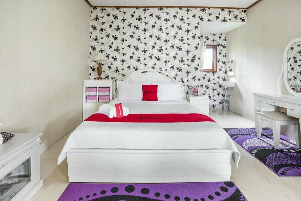 Otel RedDoorz Plus @ Purwodadi, , foto