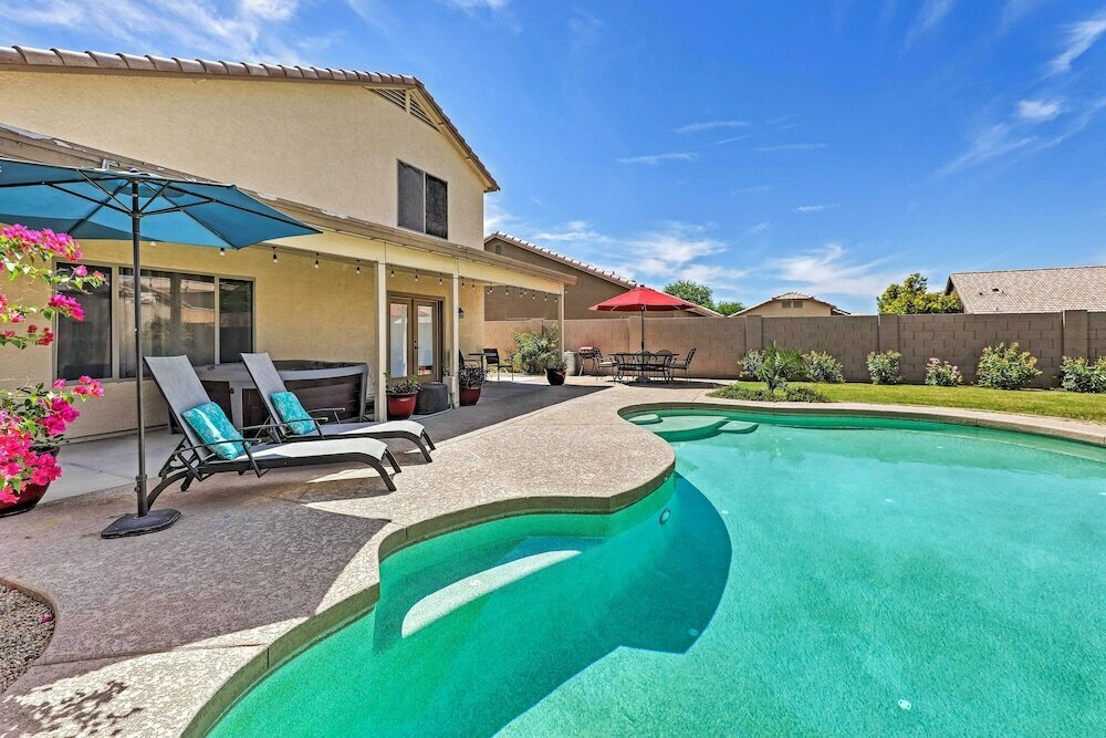Otel Spacious Phoenix-area Escape w Pool & Hot Tub, Arizona Eyaleti, foto