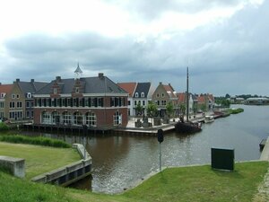 6pers Waterfront House at a Typical Dutch Canal, by the Lauwersmeer (Friesland, Dongeradeel, Anjum), otel  Dongeradeel'den