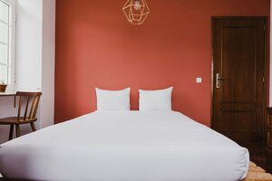 Jaca - Hostel (Madeira, Machico, Rua Doutor Abel João de Freitas), otel  Madeira'dan