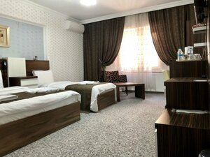 Hotel Fuat (Bahçıvan Mah., PTT Cad., No:54, İpekyolu, Van), otel  Van'dan