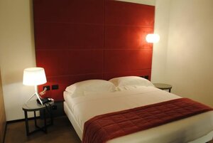 Link124 Hotel (Via San Leonardo No:124, Parma), otel  Parma'dan