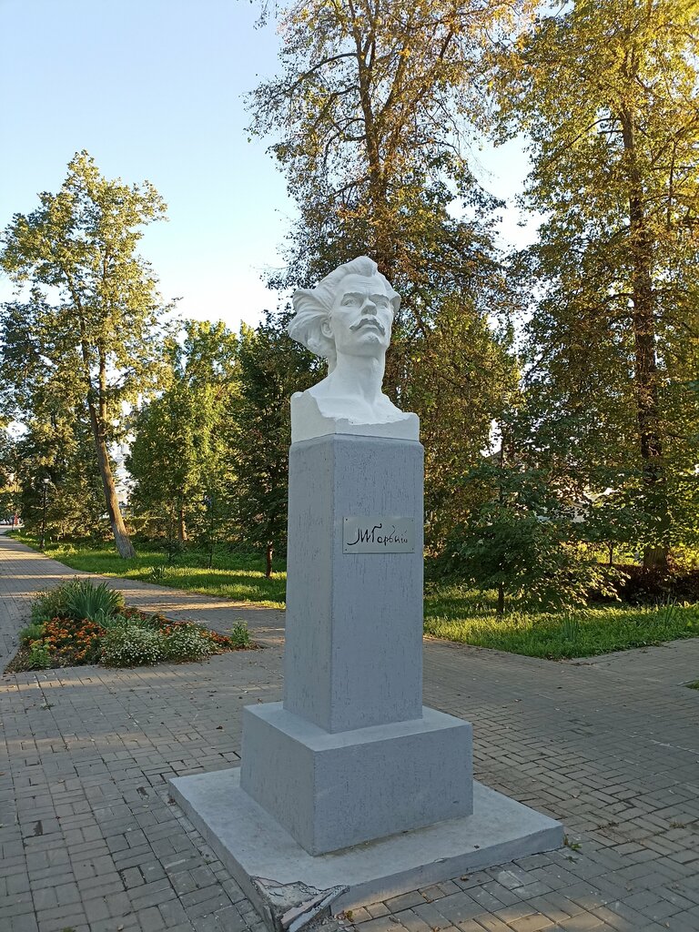 Anıt, heykel Бюст М. Горького, Arzamas, foto