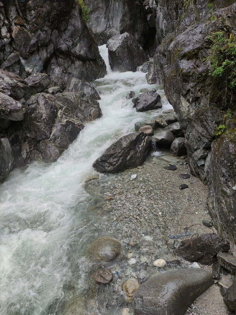 Pınar, çay Spring, stream, Buriatya, foto