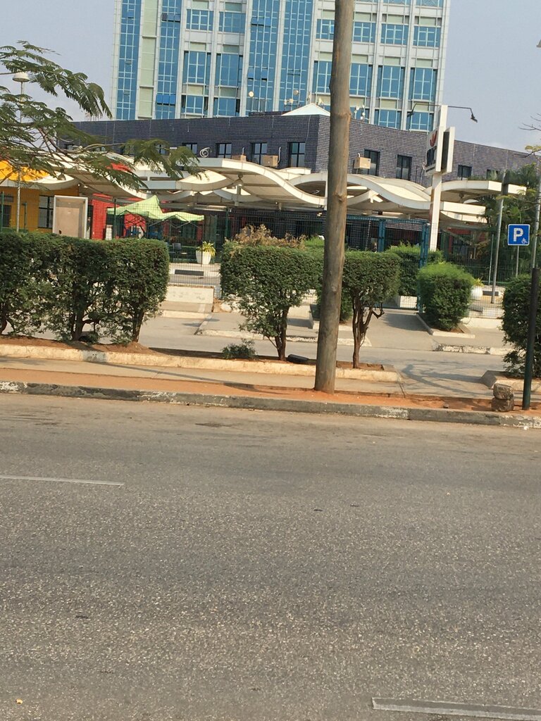Kafe Rabugento, Loanda, foto