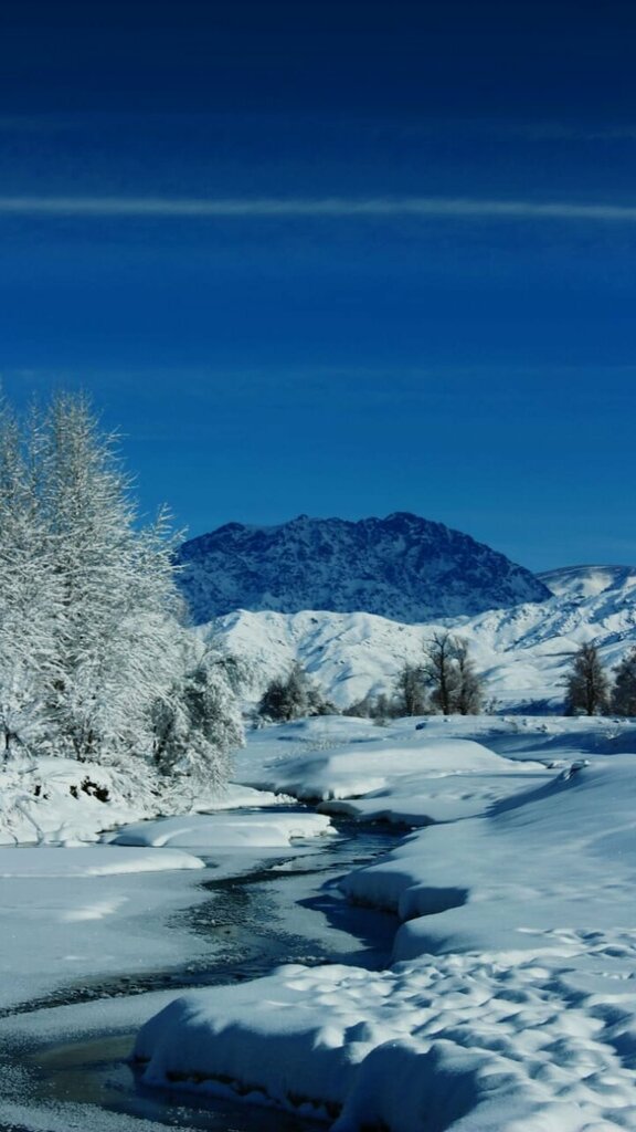 Dağ zirvesi Gora Tastau 2992 meters, Abay ili, foto