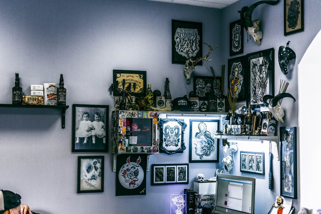 Dövmeciler Adept Tattoo Collective, Saint‑Petersburg, foto