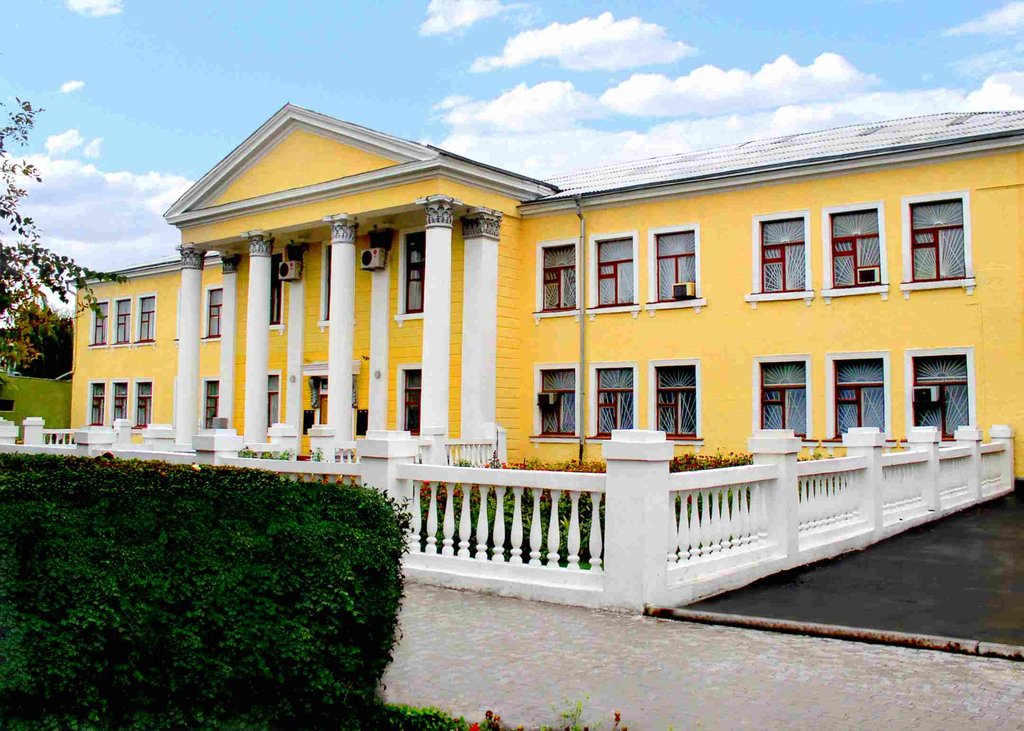 Meslek yüksekokulu Starooskolsky kooperativny tekhnikum, Stariy Oskol, foto