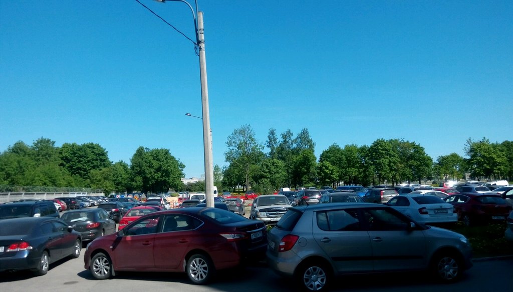 Otoparklar Parking lot, Saint‑Petersburg, foto