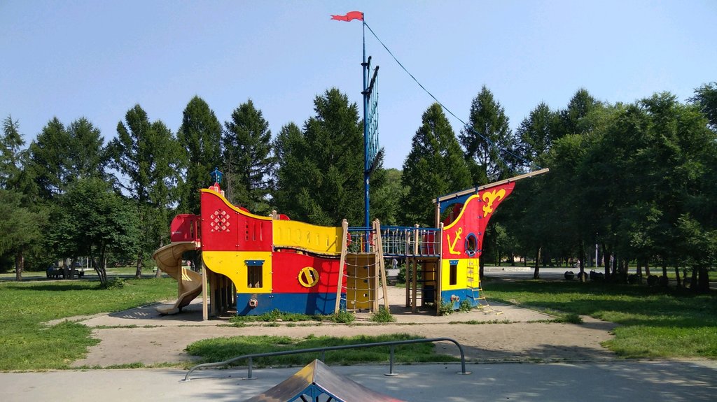 Oyun alanı Playground, Novosibirsk, foto