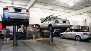 Woking Garage (Slough, 1 Albion Close), otomobil servisi