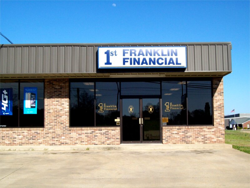 Kredi komisyoncuları 1st Franklin Financial, Missisippi Eyaleti, foto