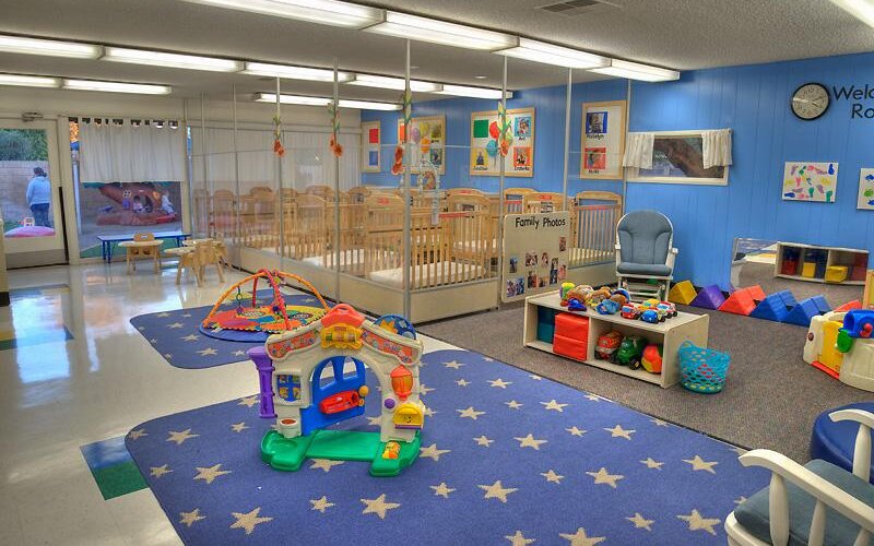Ortaokul South Coast KinderCare, Santa Ana, foto