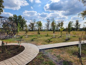 Молодёжный парк (Belgorod Region, Veydelevskiy rayon, selo Bolshiye Lipyagi, Molodyozhny park), kültür ve eğlence parkları  Belgorodskaya oblastından