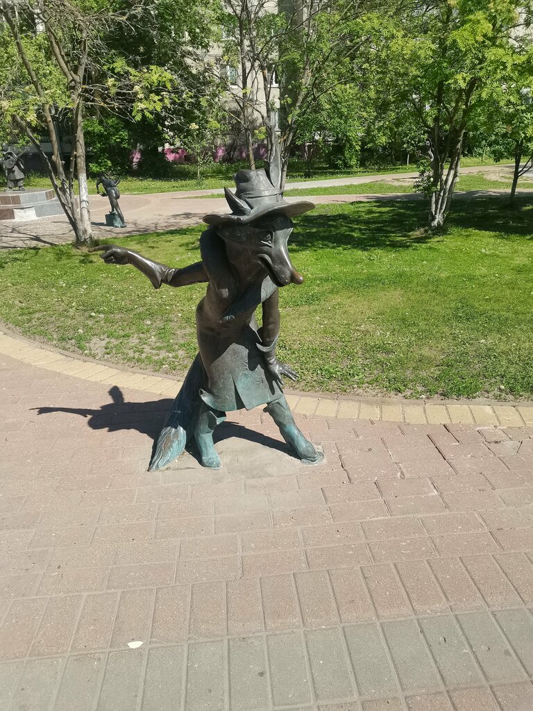 Park, sokak heykeli Лиса Алиса и кот Базилио, Ramenskoye, foto