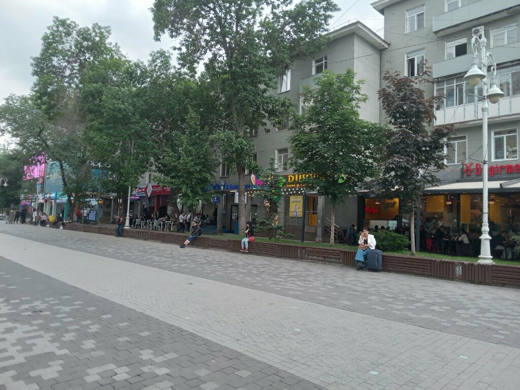 Kahve dükkanları Give me waffle, Almatı, foto