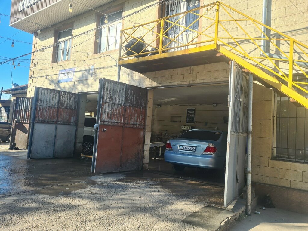 Oto yıkama U Islama, Çimkent (Şımkent), foto