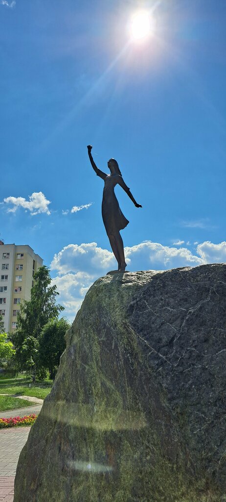 Park, sokak heykeli Ассоль. Вера, Надежда, Любовь, Yekaterinburg, foto