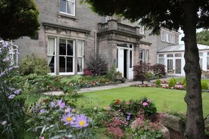 Sunninghill (England, Hertfordshire, Hay Street), otel  Elgin'den