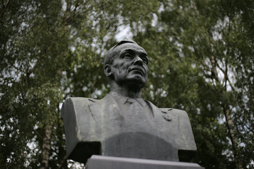 Anıt, heykel Янка Купала, Minskaya oblastı, foto