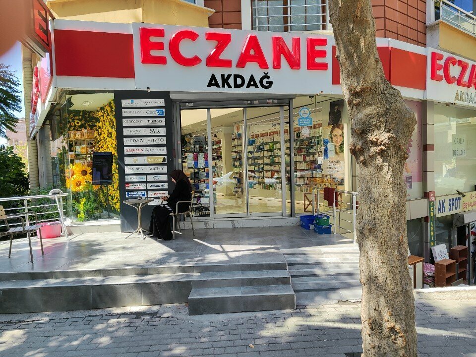 Eczaneler Akdağ Eczanesi, İstanbul, foto