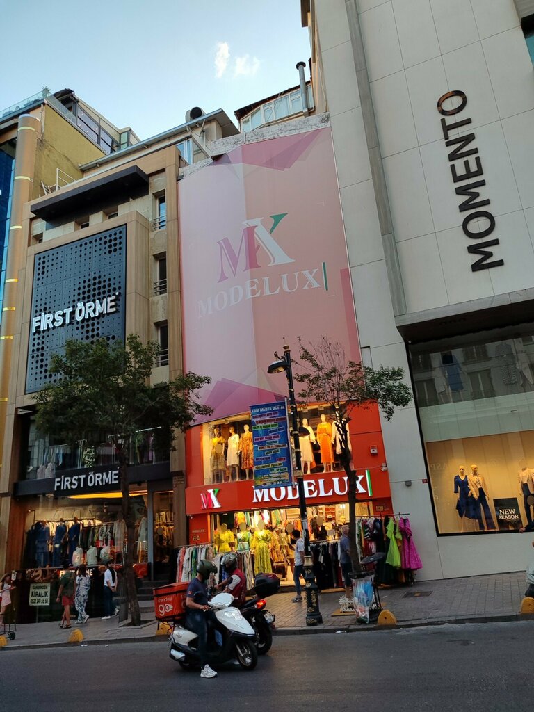 Giyim mağazası Modelux, İstanbul, foto