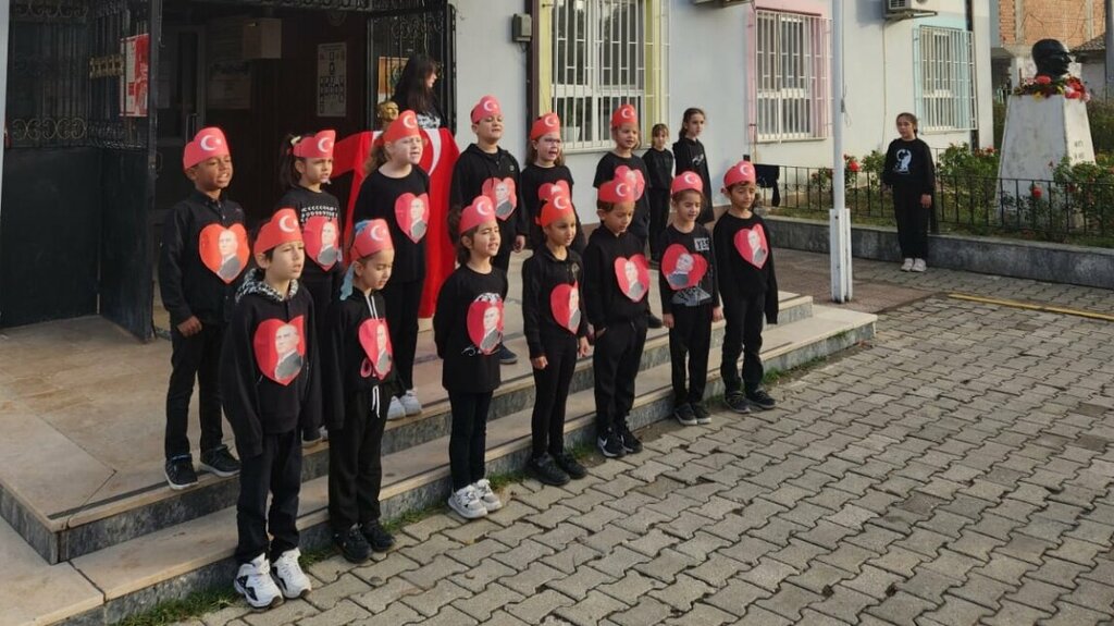 Ortaokul Ürünlü Ortaokulu, Bursa, foto