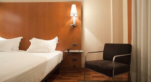 Ac Hotel Huelva by Marriott (Autonomous Community of Andalusia, Huelva, Avenida Andalucía), otel  Huelva'dan