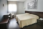 Hostal T4 (Provincia de Madrid, Calle de las Escombreras, 2), pansiyonlar, hosteller  Madrid'den