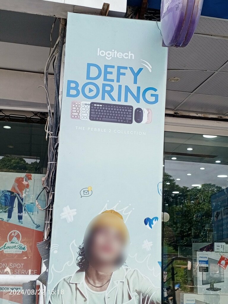 Bilgisayar aksesuarları Logitech, Islamabad, foto