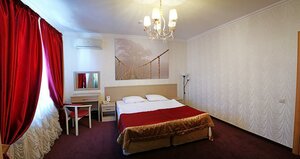 El Greco (Babushkina Street No:156, Krasnodar), otel  Krasnodar'dan