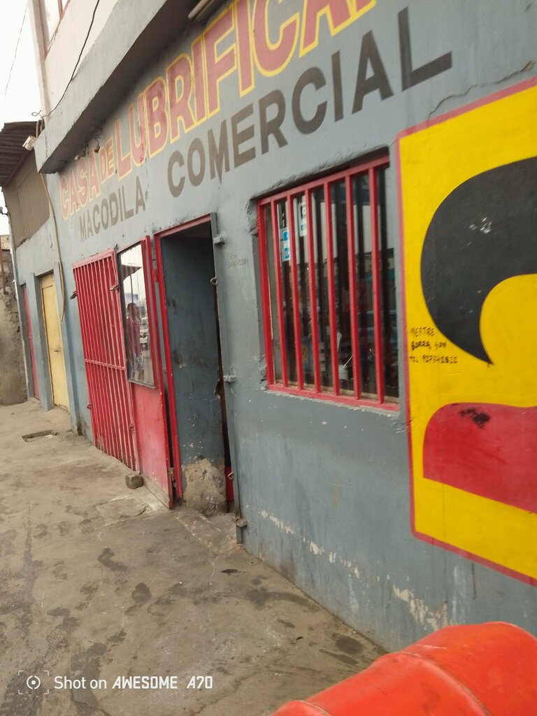Yağlama ürünleri Lubrifincantes, Loanda, foto