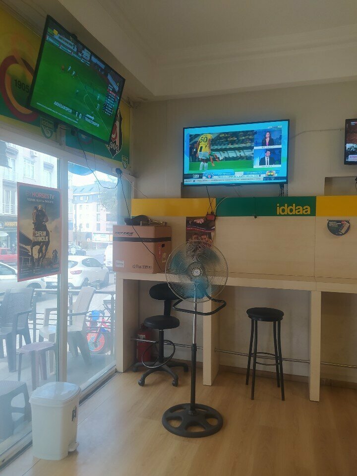 Şans oyunu bayileri Ganyan Bayii 1405, İstanbul, foto