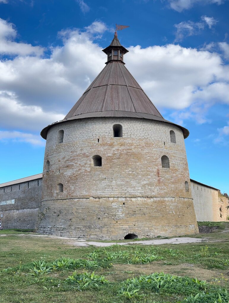 Turistik yerler Головина башня XVI в. и Головин бастион, Shlisselburg, foto