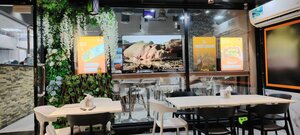 Fresh chicken braise (8/2, Al Khan Street, Sharjah), restoran  Sharjah'tan