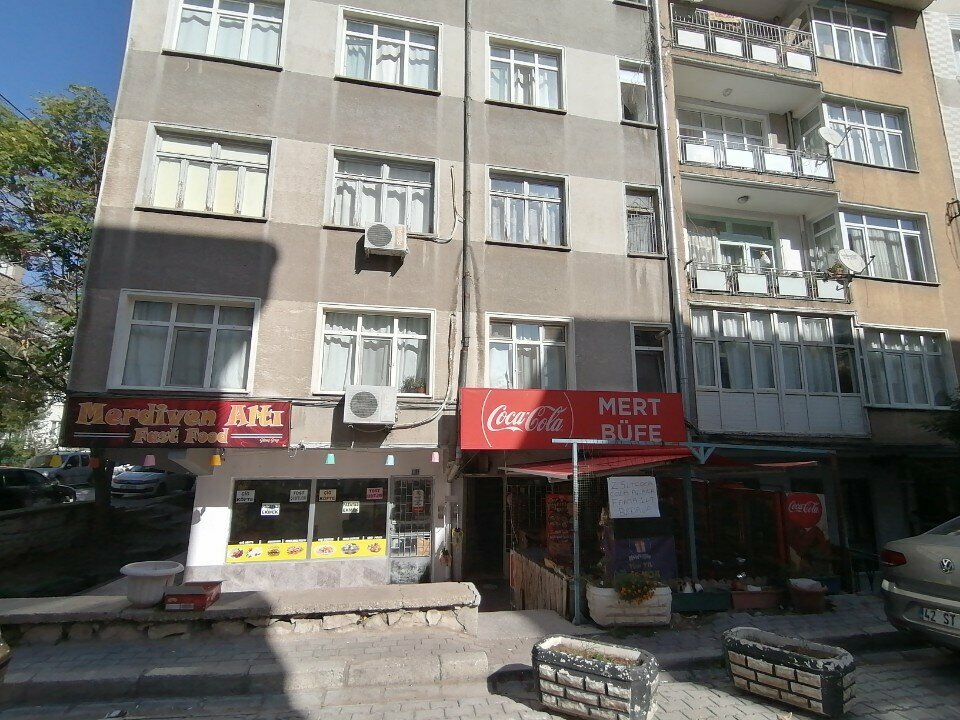 Gazete bayi Mert Büfe, Konya, foto