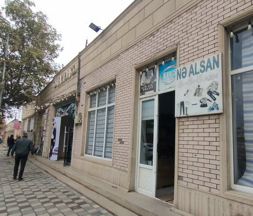Giyim mağazası Nə Alsan 3-4-5 Azn, Gence, foto