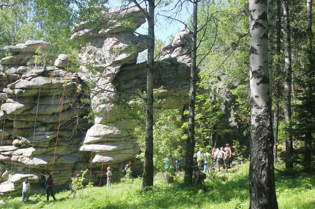 Dağ zirvesi Скалы-останцы Блины, Sverdlovskaya oblastı, foto