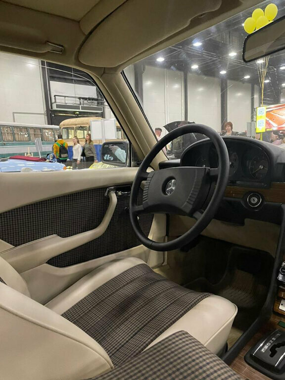 Oto döşeme Oldtimer Interior, Moskova, foto