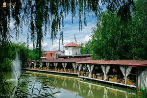 Ribazkaya Derevnya (Киевская улица No:190Б, Симферополь), restoran  Kırım Cumhuriyeti'nden